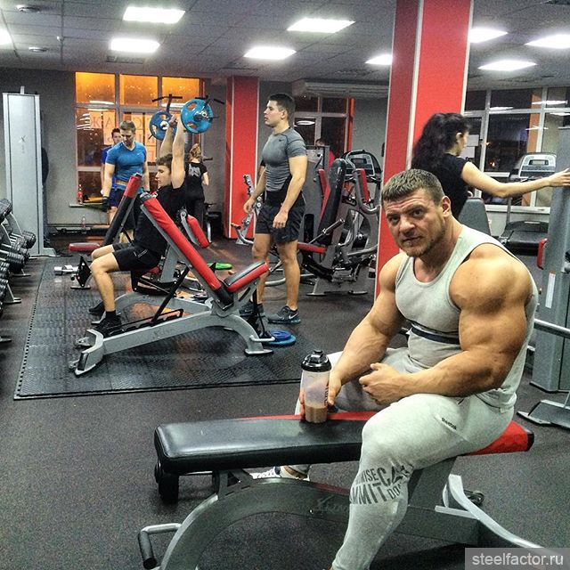 Адам Абакаров / Adam Abakarov - ЗВЕЗДЫ БОДИБИЛДИНГА - МУЖЧИНЫ ...